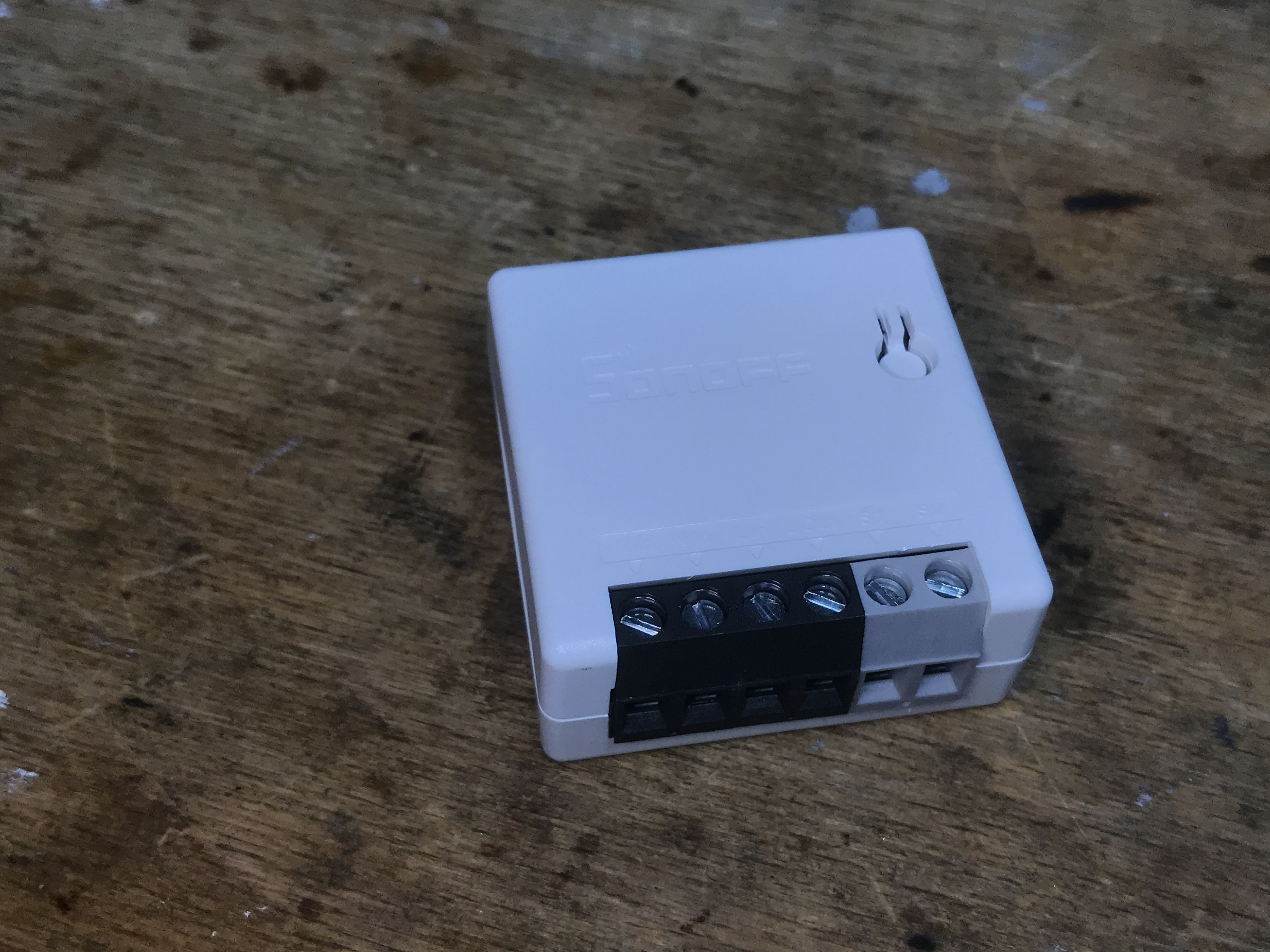 [ESP8266] Sonoff Mini R2 - klasyczny przekaźnik sterowany przez WiFi