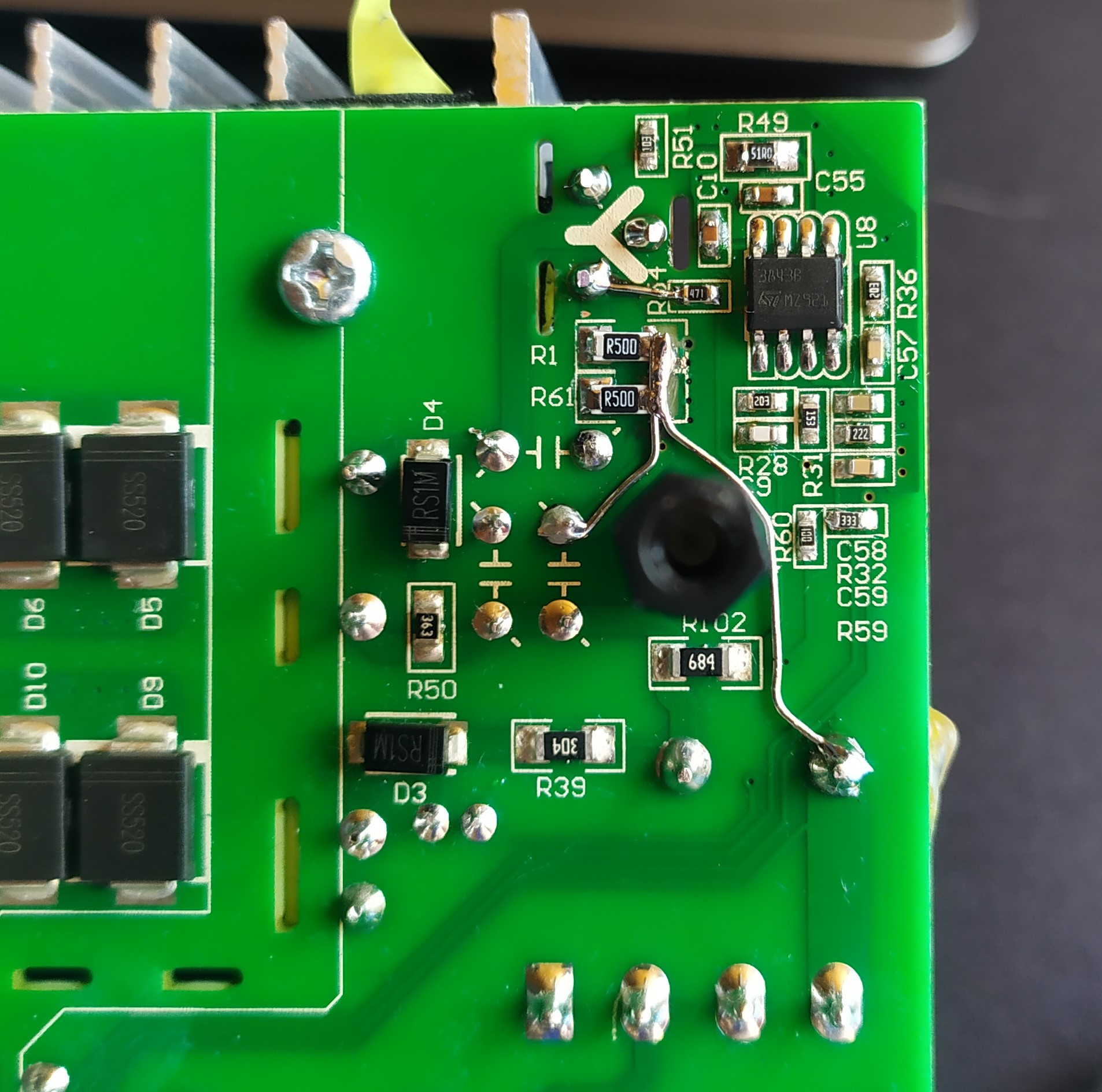 Monitory odsłuchowe PreSonus Eris E4.5 - potrzebny schemat.