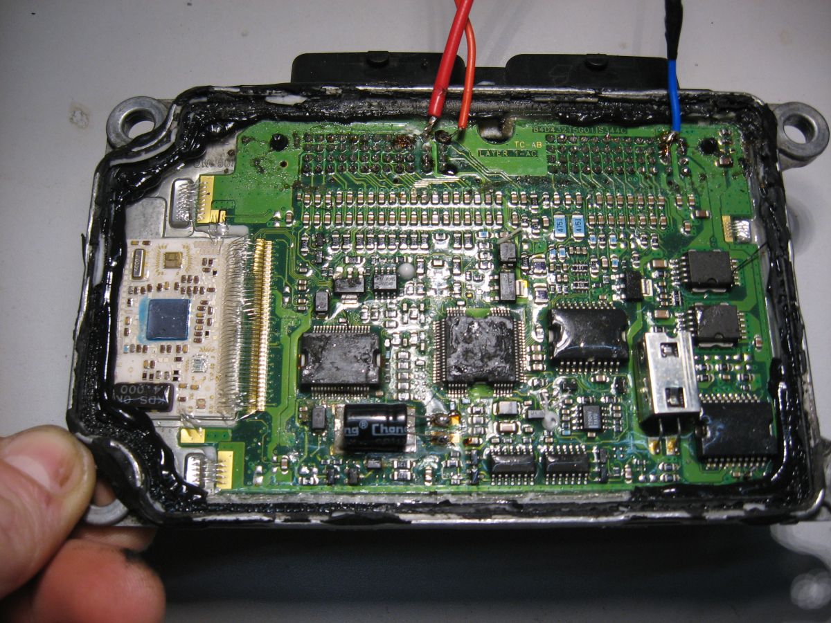 Renault Clio 2 1.2 16V IAW 5NR.CI1 - jakie napięcie na kondensatorze?