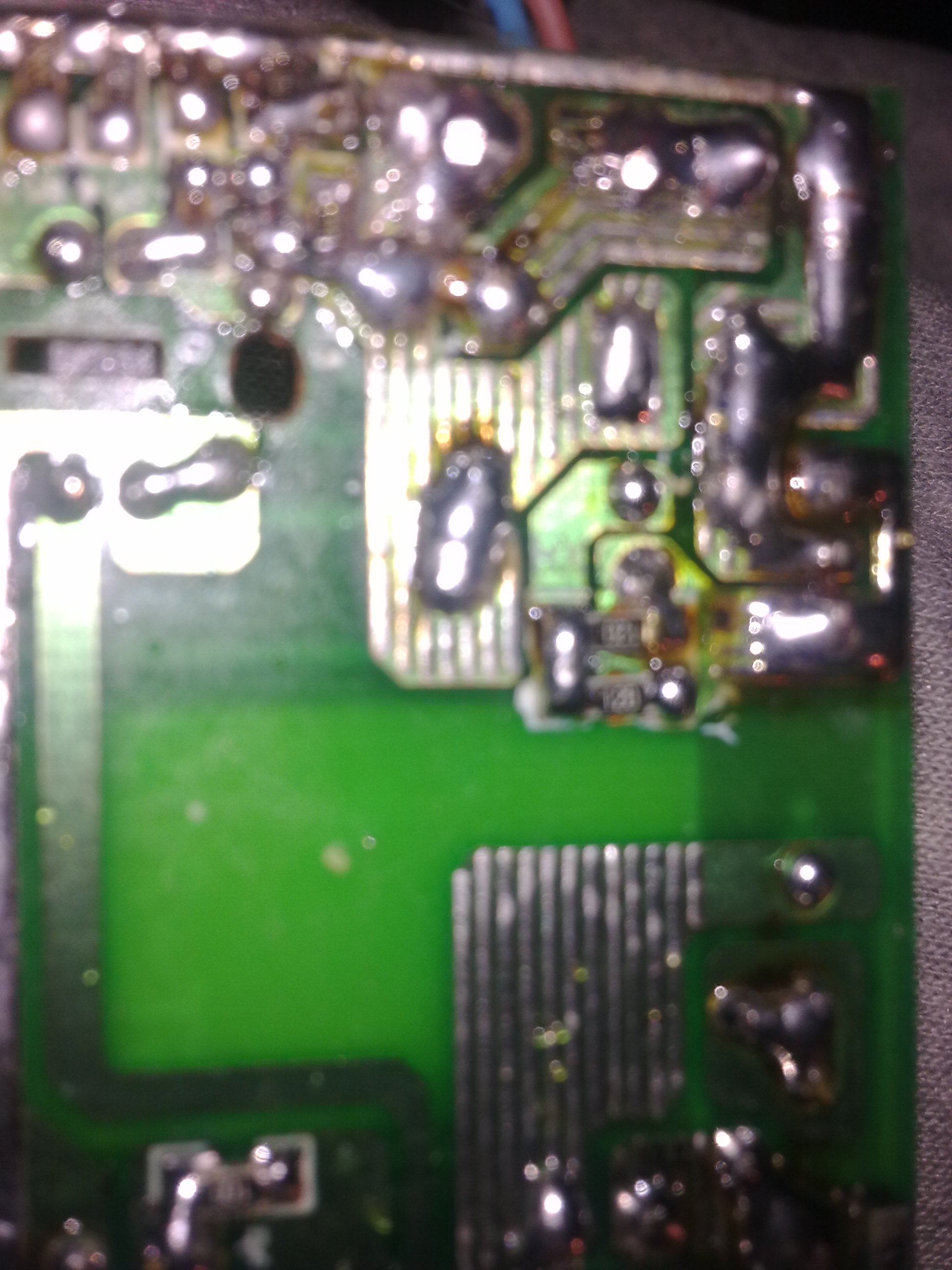 Jak obniżyć napięcie zasilacza laptopowego na FAN7554 o 1V?