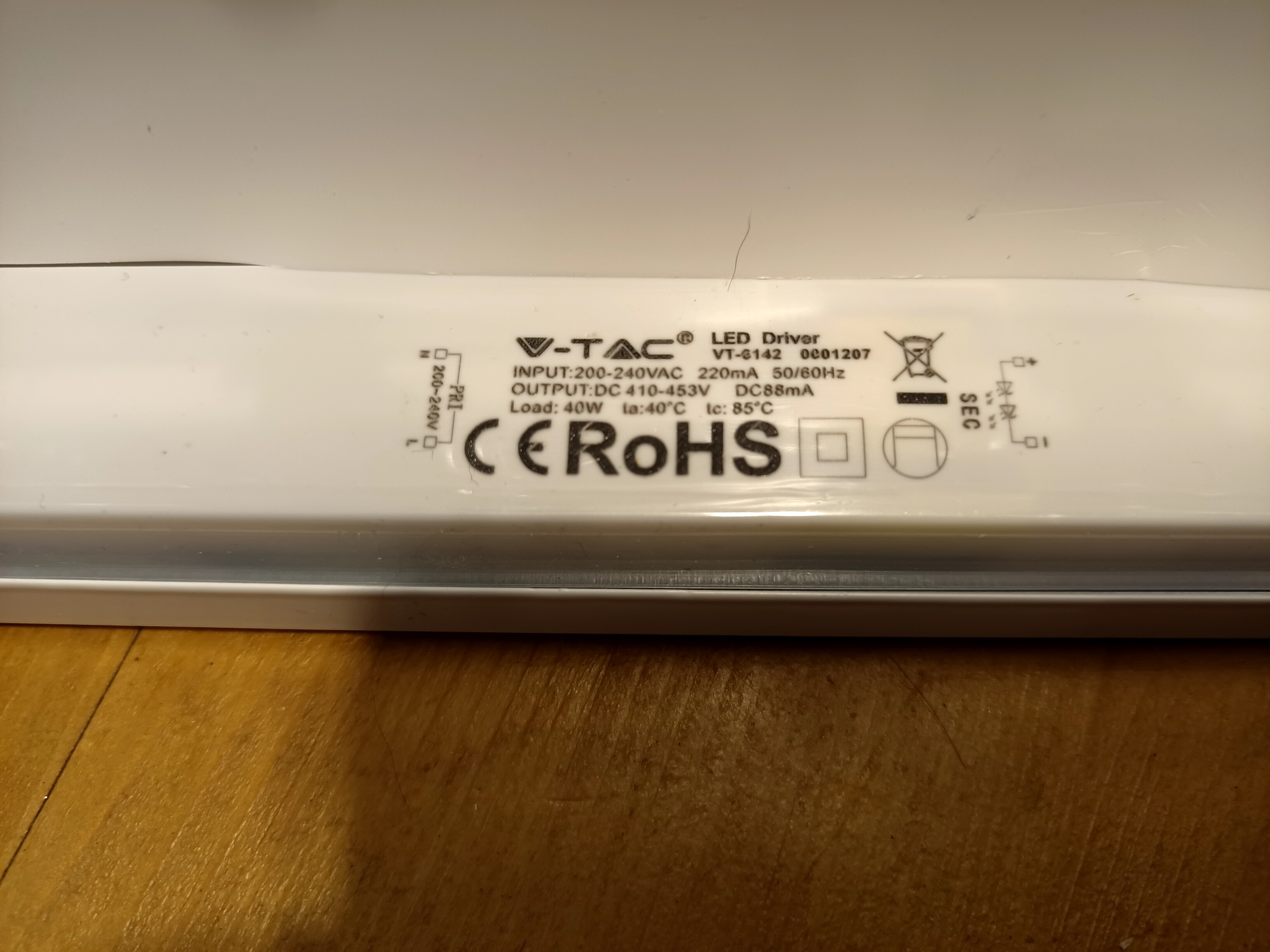 [Rozwiązano] Wymiana przepalonej diody LED w panelu sufitowym 48 diod ...