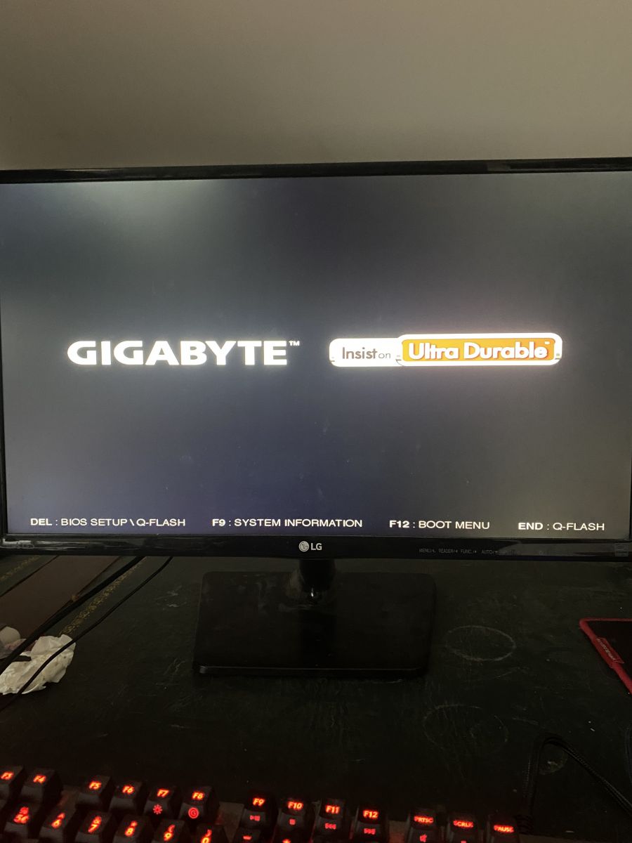 Okno gigabyte insist ultra durable nic nie da się kliknąć po instalacji ...