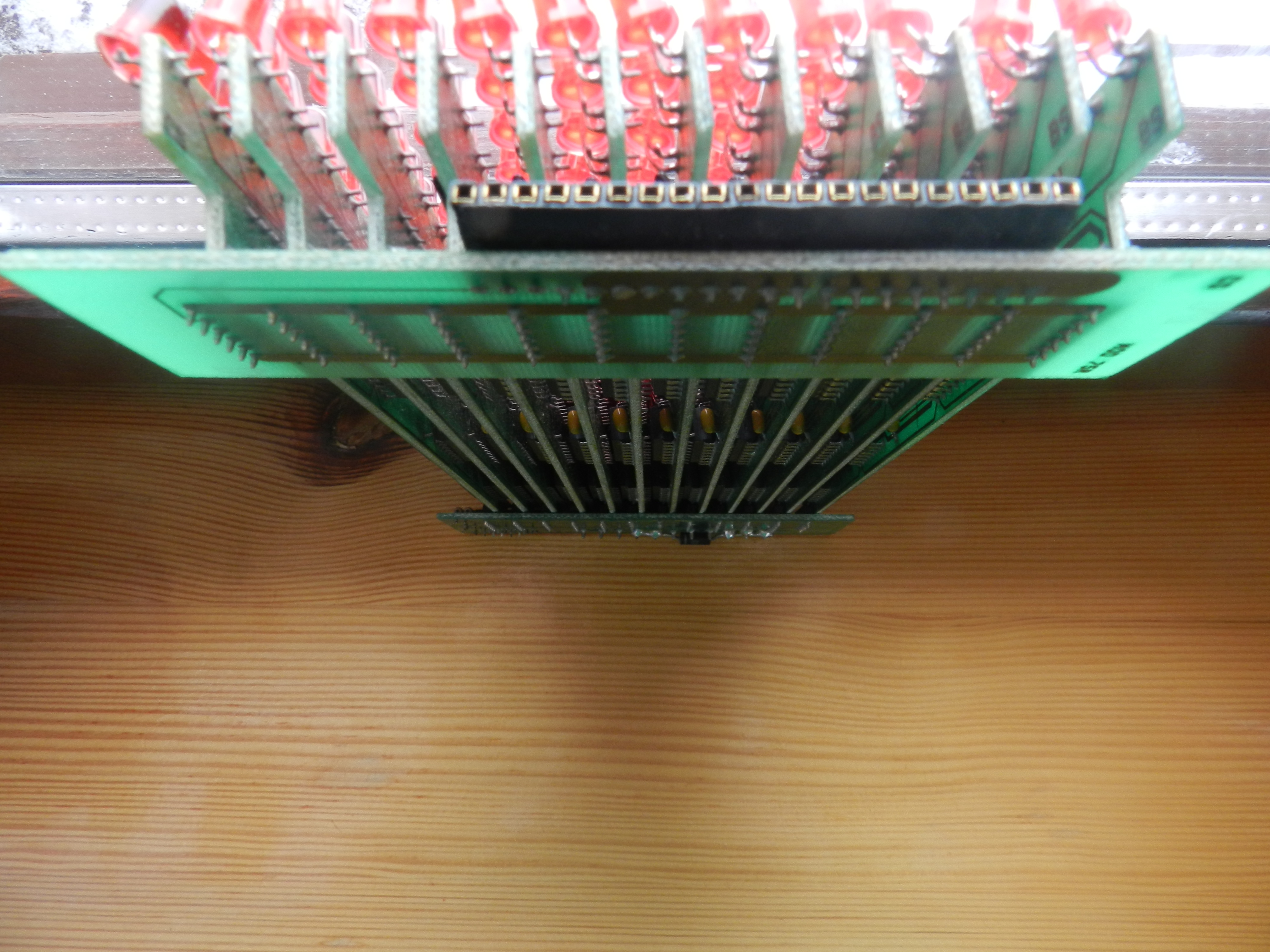 Jak sterować modułem LED z HCF4094 i HCF40106? Szukam datasheetów i ...