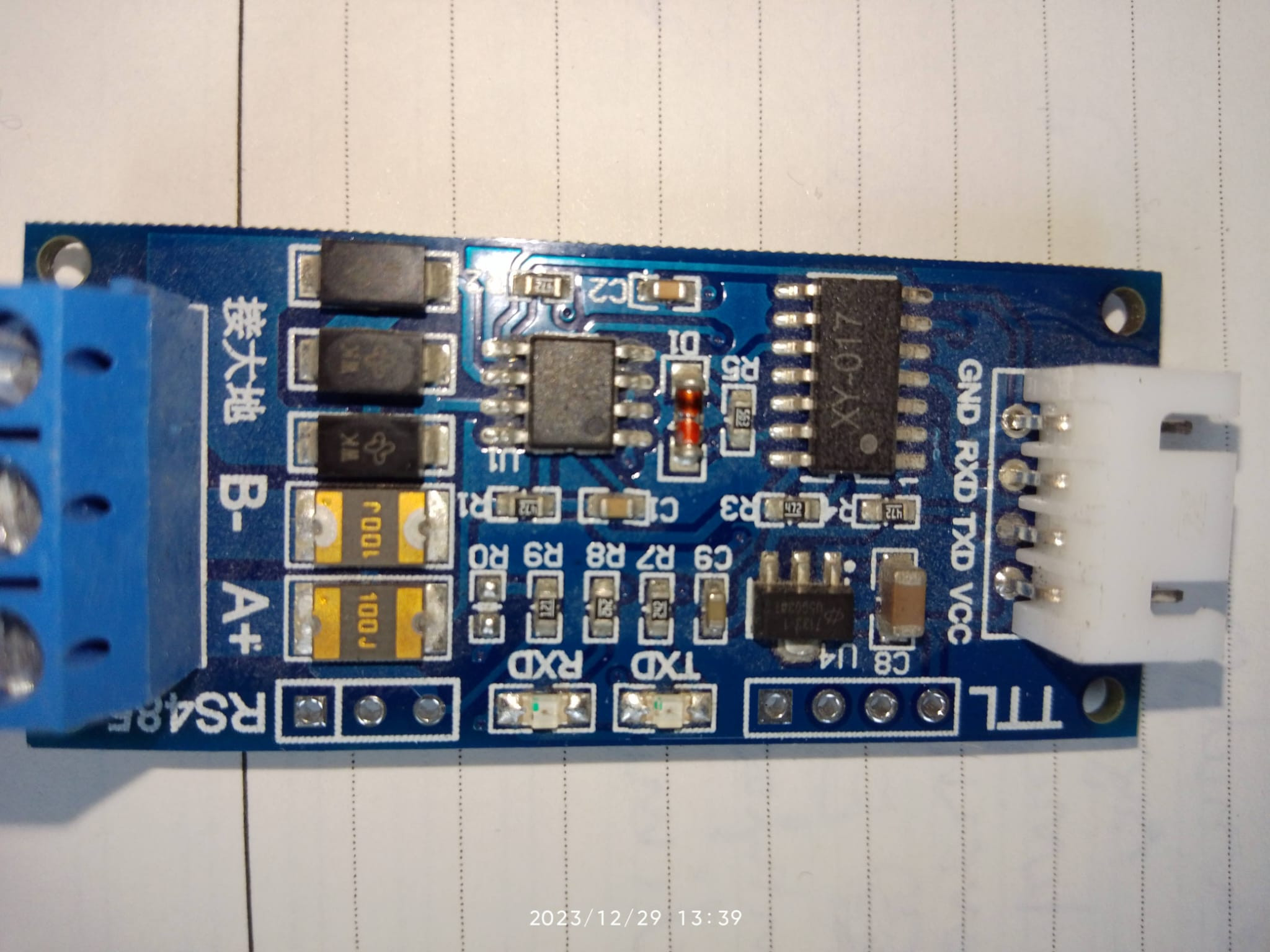 różnica między konwerterami XY-K485 a XY-485(bez literki K)