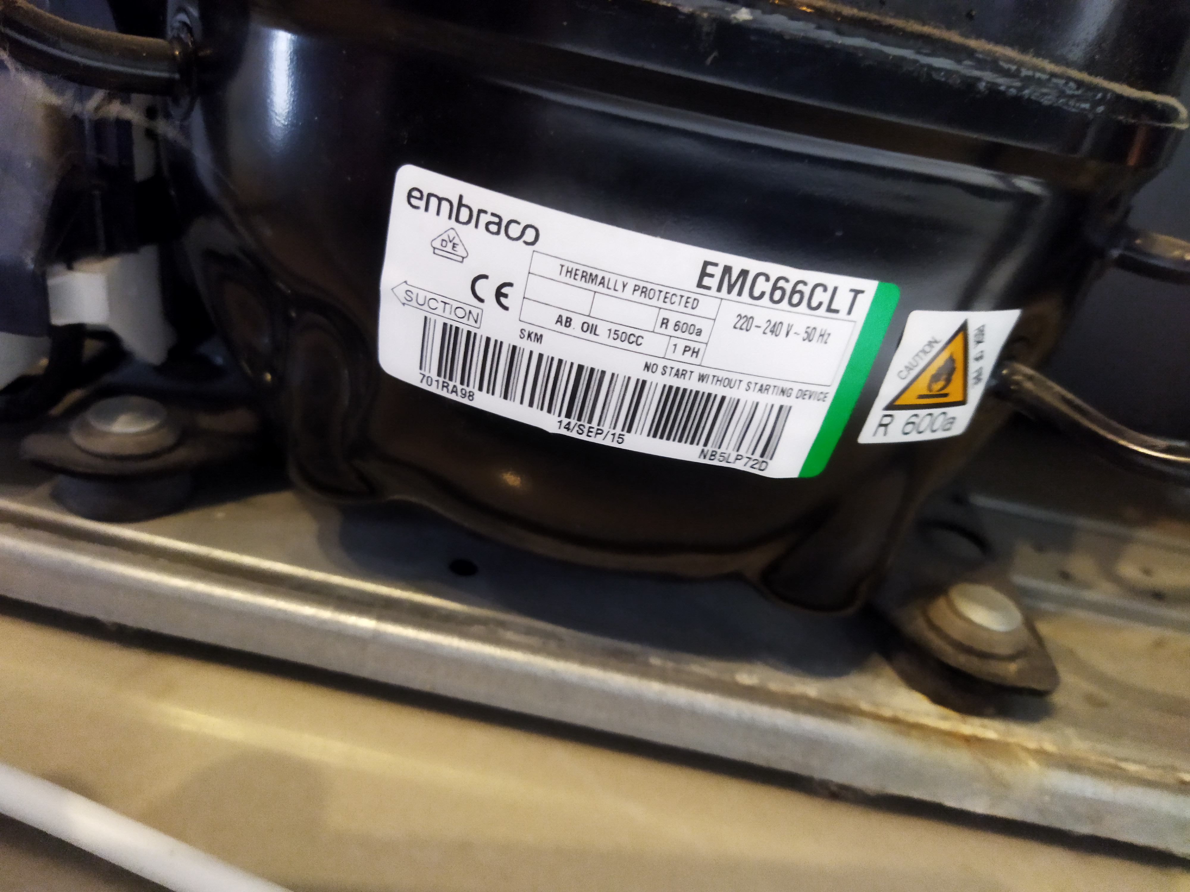 Whirlpool CB304W - nie działa lodówka, zamrażarka tak