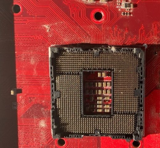 [Rozwiązano] HP Omen 880 - Przeniesienie BACKPLATE z uszkodzonej płyty ...