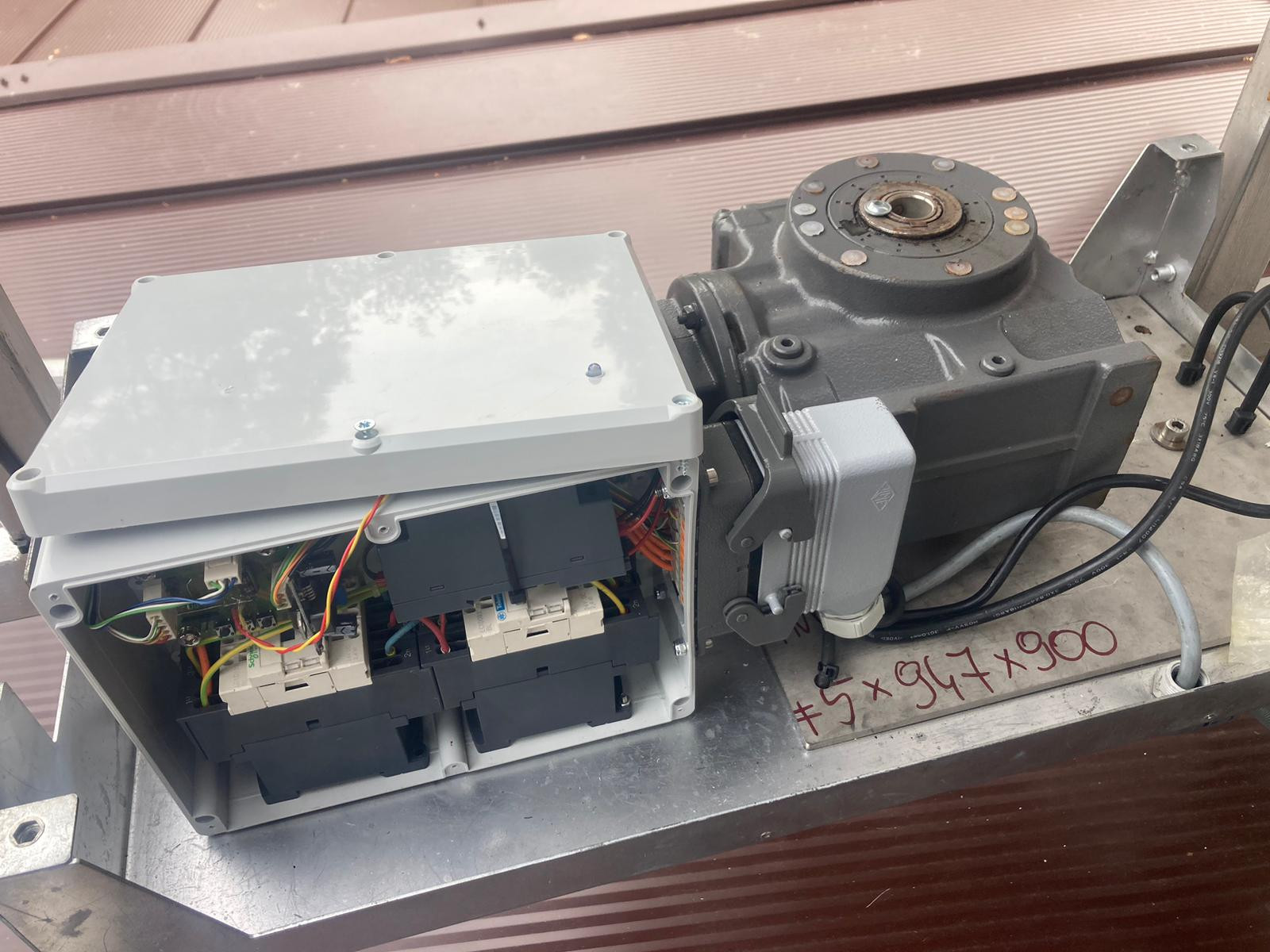 Another Solar Tracker - controller and description of the structure