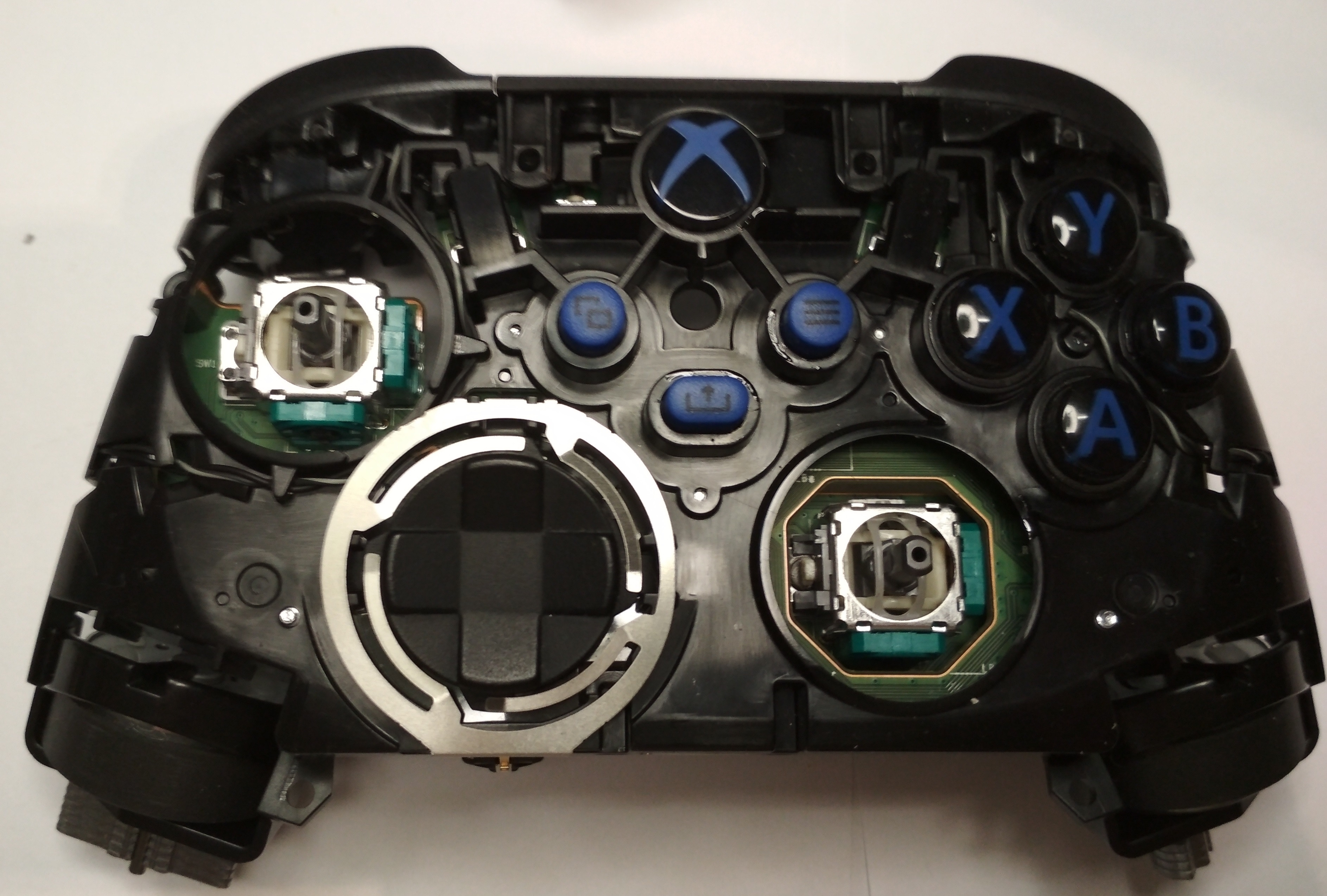 Pad od Xboxa po zalaniu, naprawa - elektroda.pl