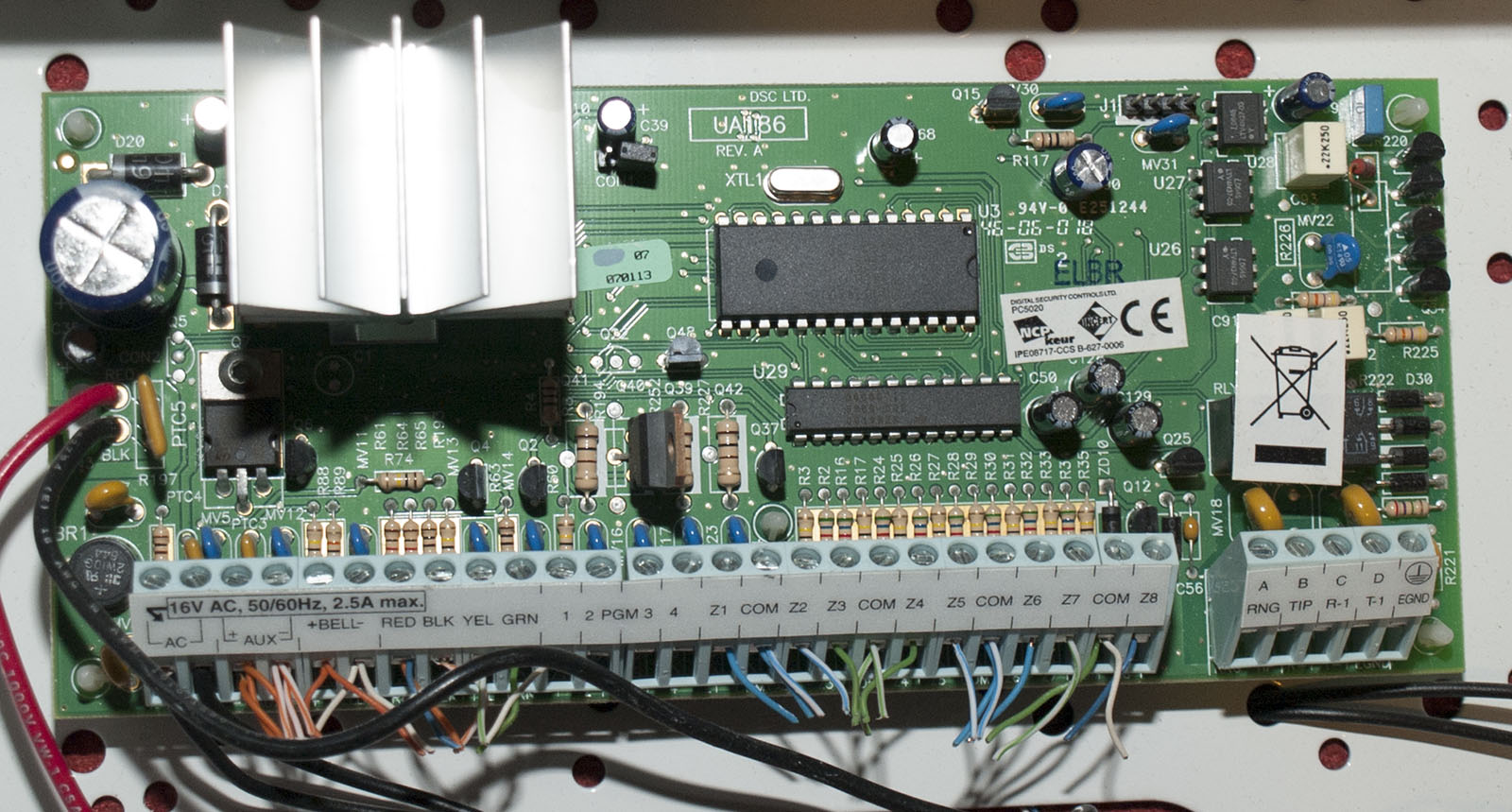 [Sprzedam] Kompletny alarm z centralką DSC PC5020 i 6 czujkami