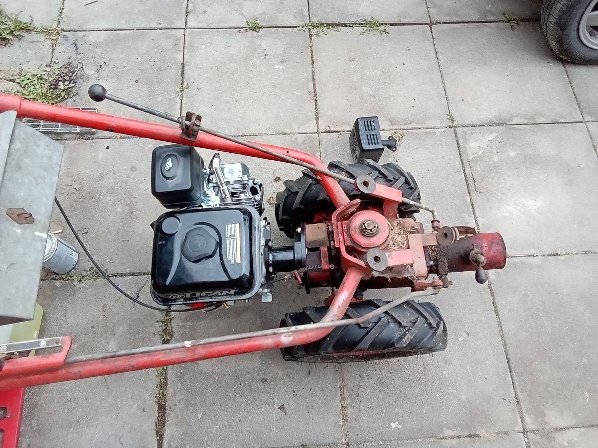 Mikrociągnik MF-70: rysunki złożeniowe, instrukcja, zaczep do narzędzi - 30