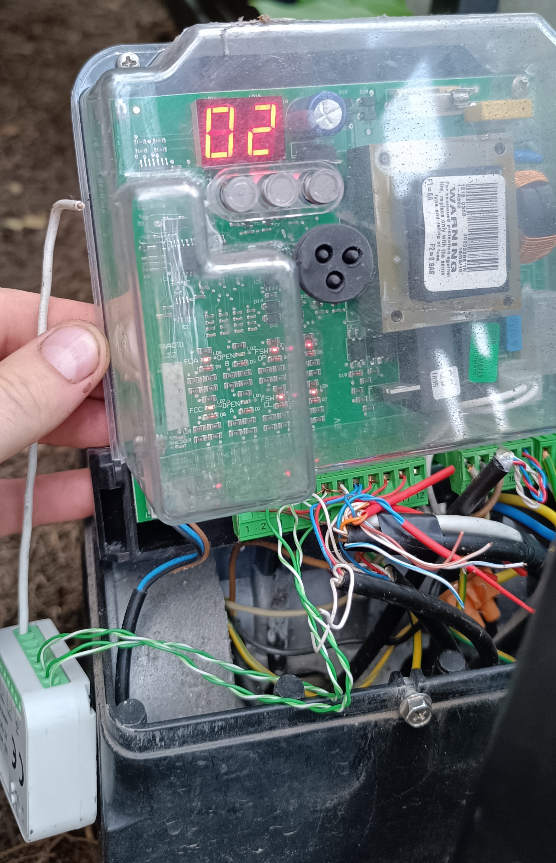 FAAC 748D - Brama działa z przycisku, ale nie można zaprogramować ...