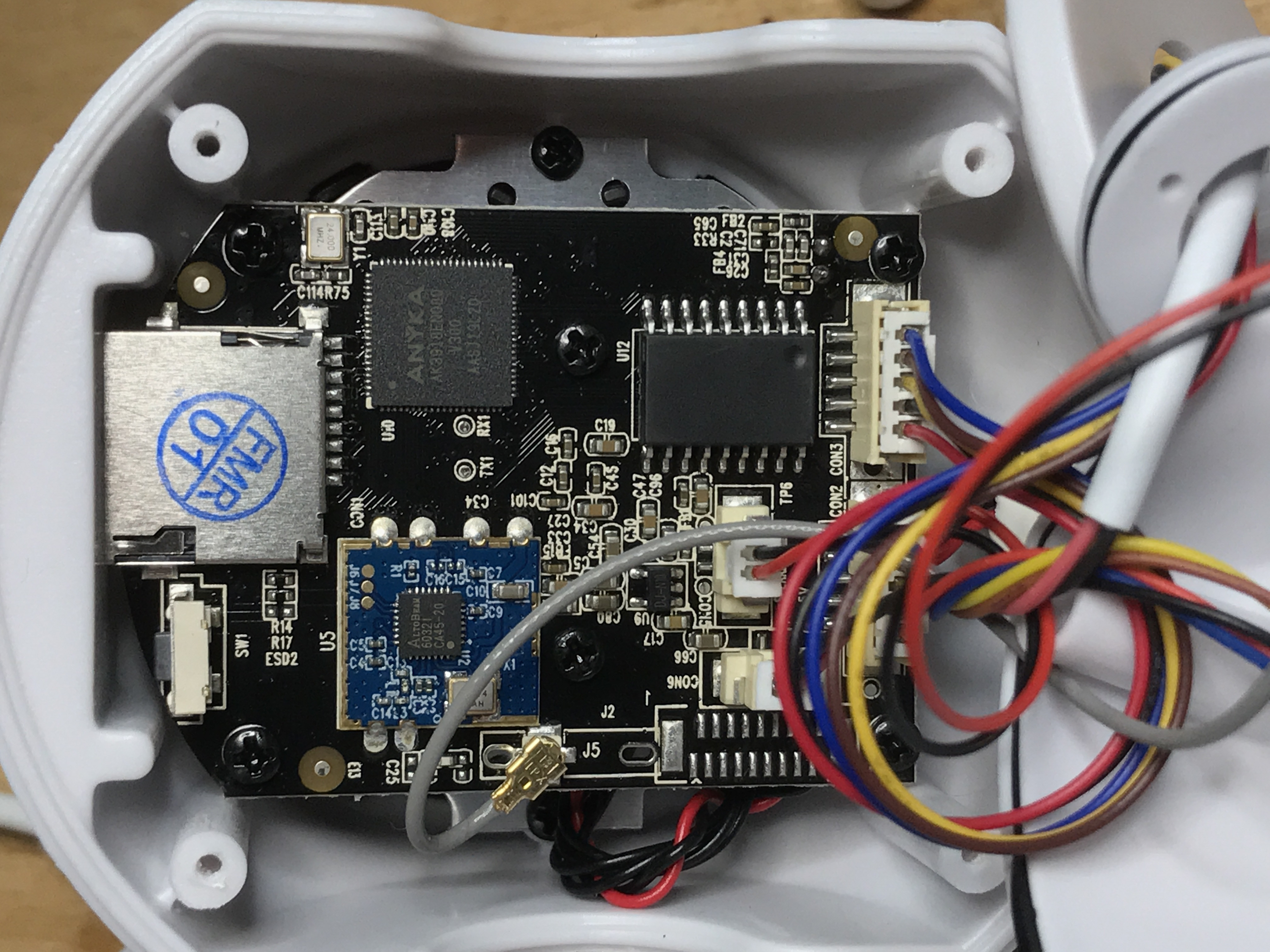 Kamera WiFi Tuya RPP06 1080P - możliwości aplikacji, test, wnętrze