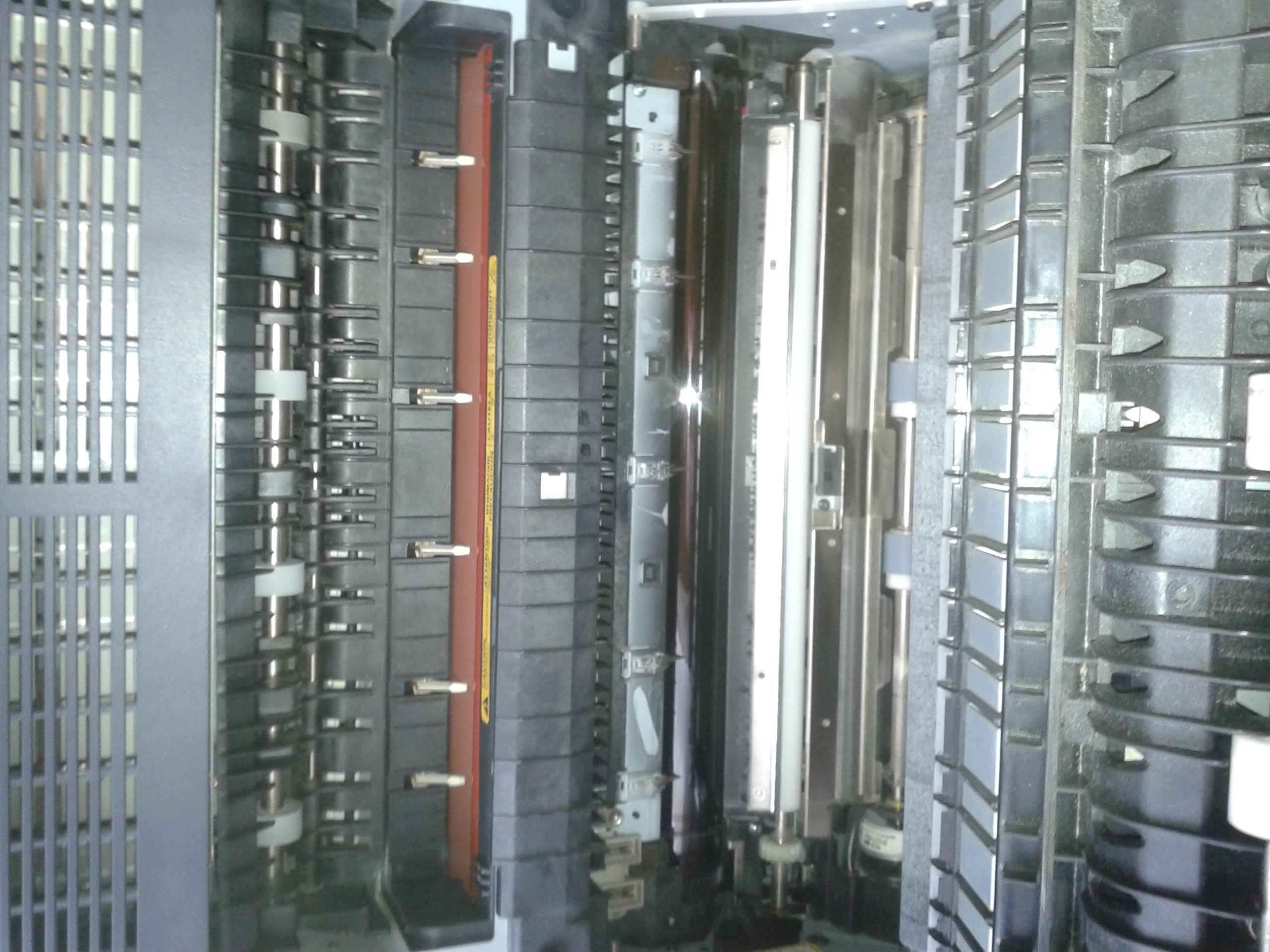 KYOCERA KM-3035 - robi się "harmonijka" z papieru przy wyjściu z pieca