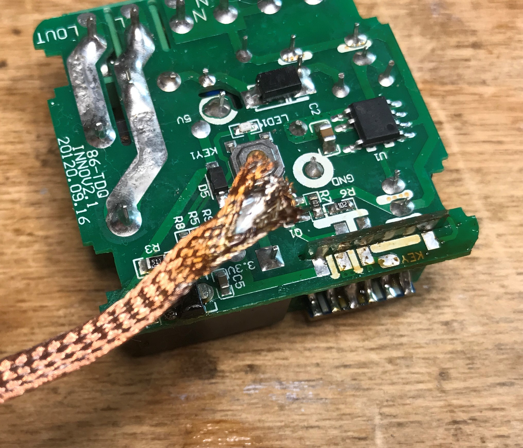 Jak naprawić urządzenie smart które świerszczy, piszczy i wydaje dziwne ...