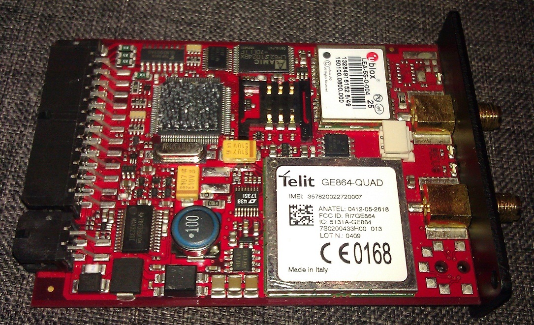 GPS/GPRS - kto jest producentem ?? czarna skrzynka z dwiema antenami.