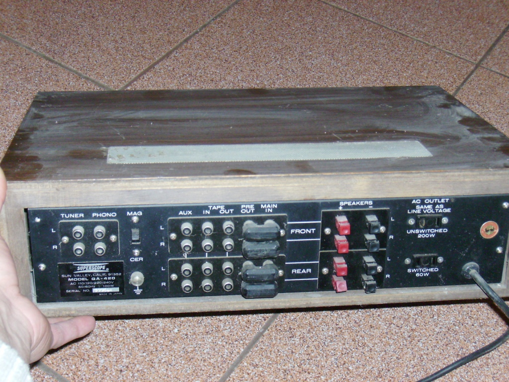 Wzmacniacz Superscope QA-420 - słyszał ktoś o tym?