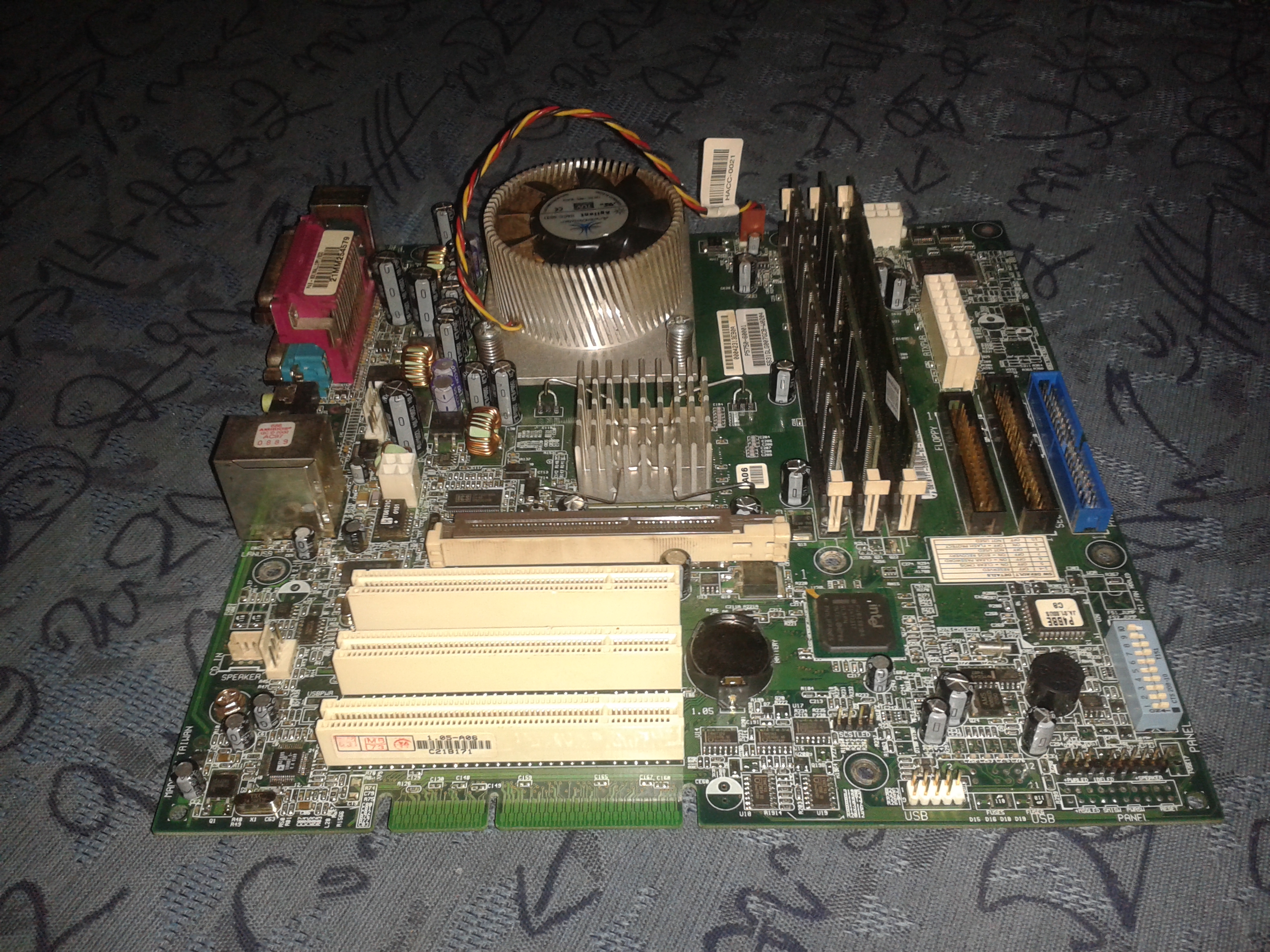 Asus P4B-MB / HP Vectra VL420 - Niestabilna płyta główna.