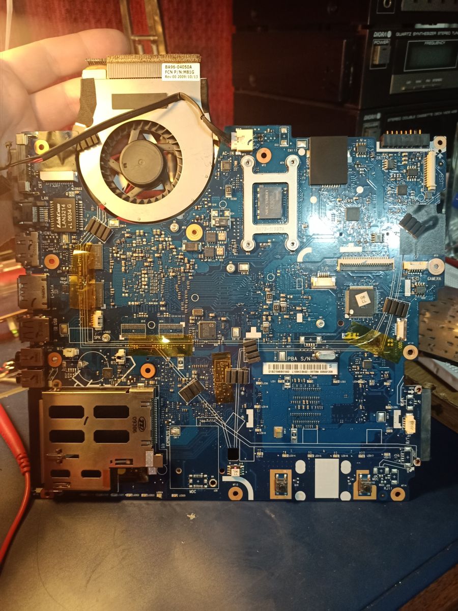 Laptop Samsung NP-R522 - diody się palą, ale ekran nie działa. Jak ...