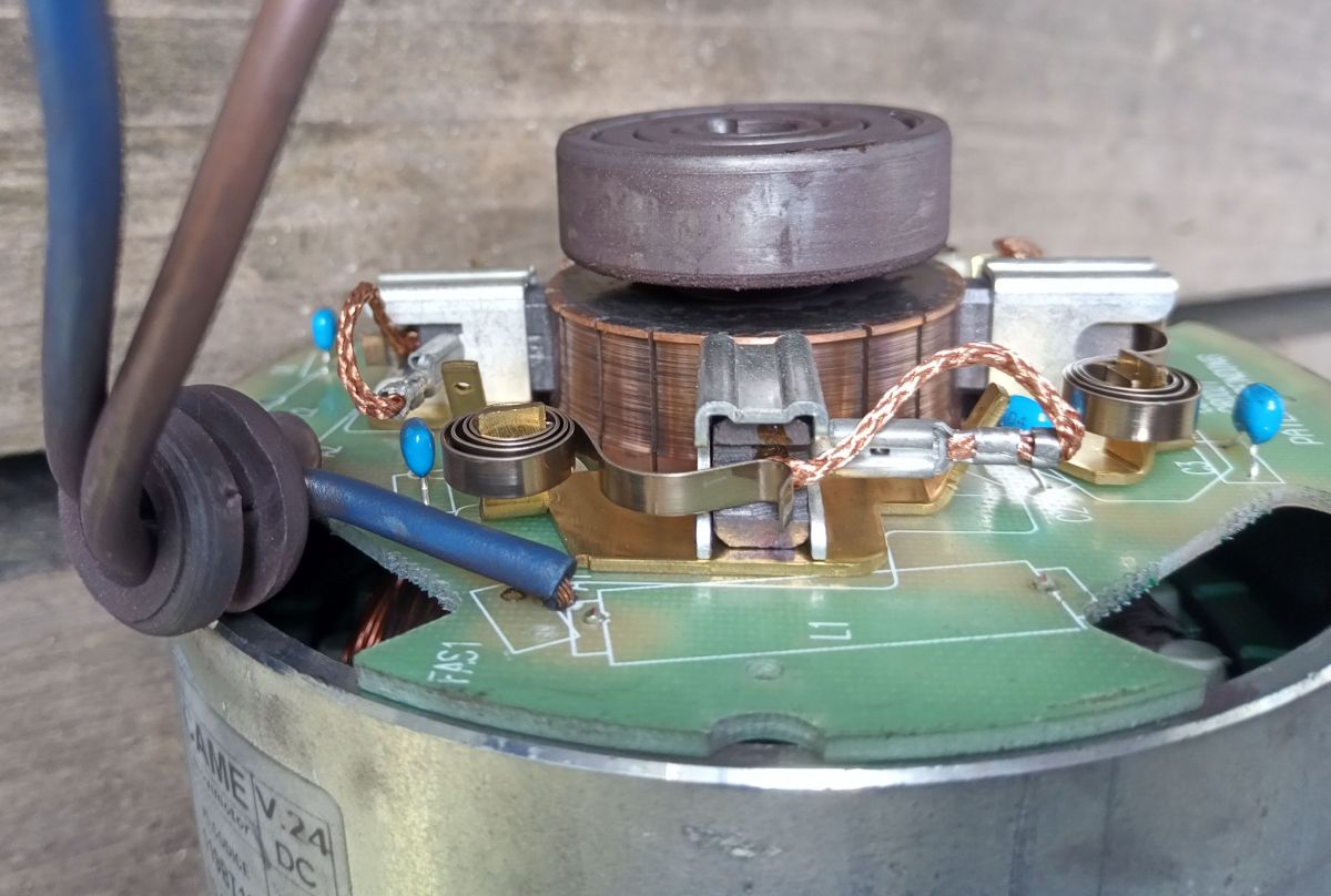 Jak wymienić sprzęgło w napędzie CAME BX74 - instrukcja krok po kroku