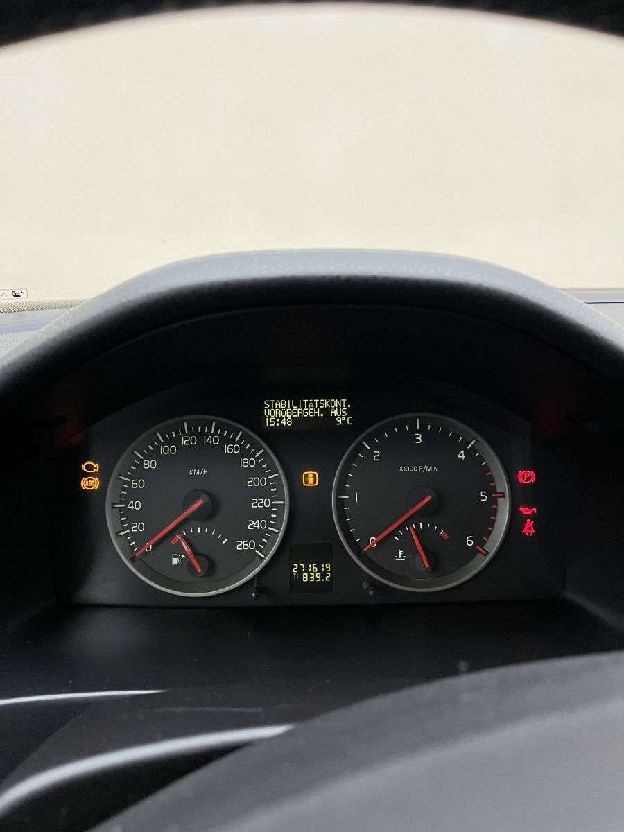 Brak mocy i błędy P0047, P2263 w Volvo V50 2.0d po myjni - ABS też się świeci