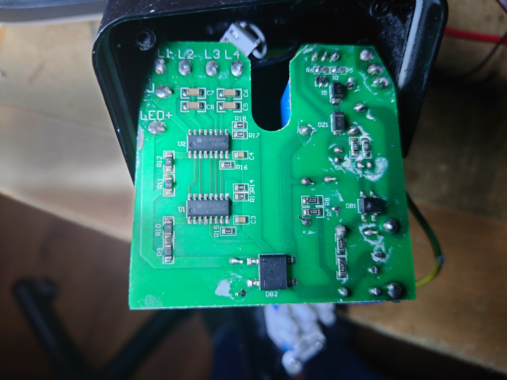 [Rozwiązano] Spalone rezystory R9, R10, R11, R12 w reflektorze LED ...