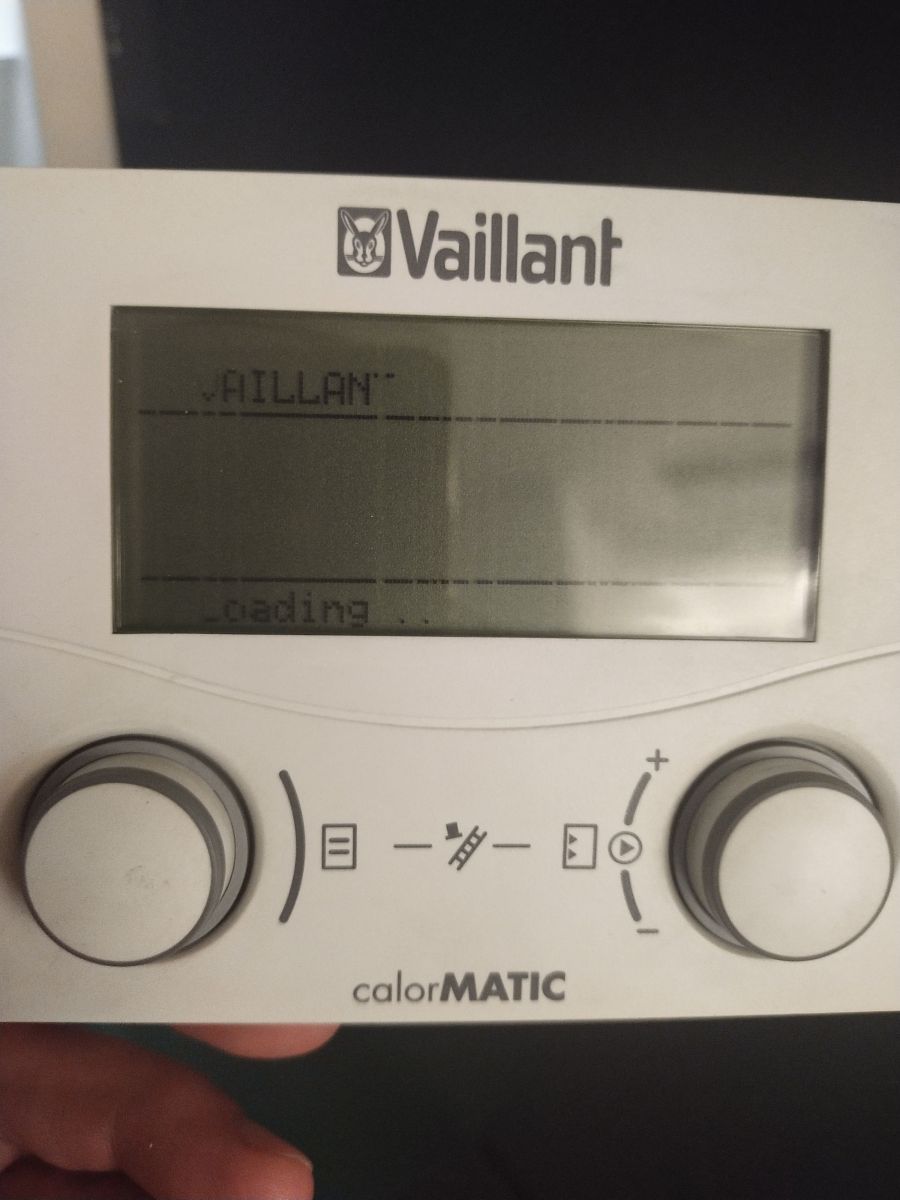 Naprawa czy wymiana regulatora Vaillant colorMatic - martwe linie i ...
