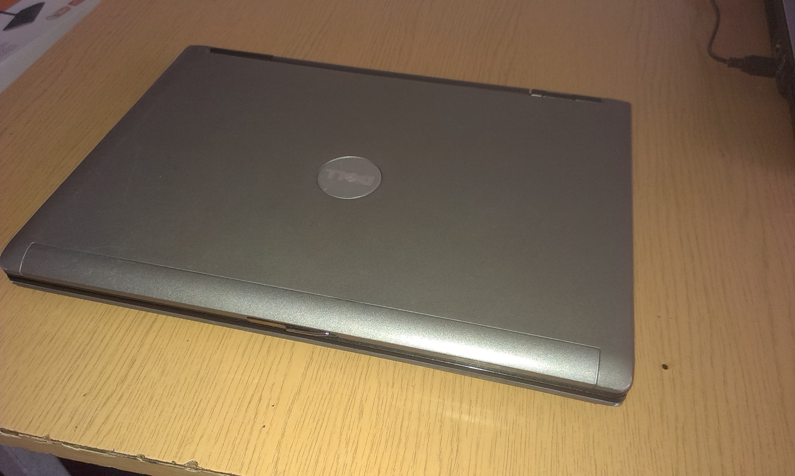 [Sprzedam] Laptop / netbook DELL D430 2x1,2/2048/60 w db stanie