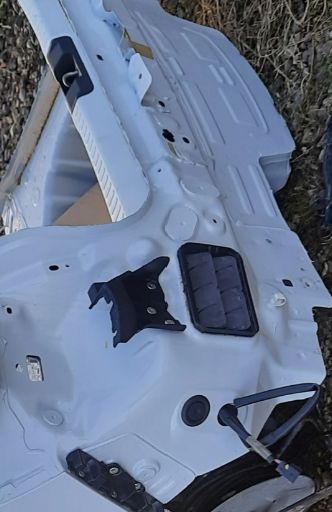 [Rozwiązano] Dacia Sandero 2018 - którędy przeciągnąć kable od kamery ...