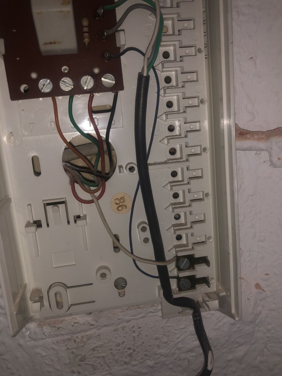 Automatyczne otwieranie elektromagnesu w domofonie Golmar Serie 800 T ...