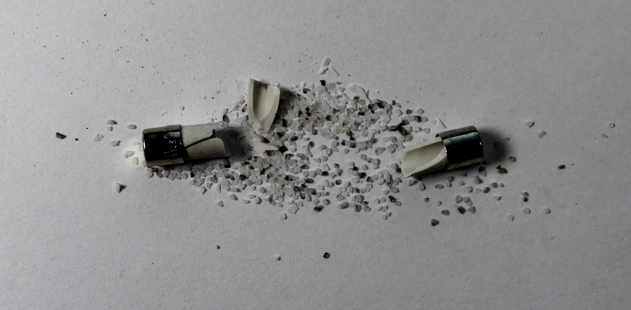 Eksplozja bezpiecznika topikowego - ku przestrodze