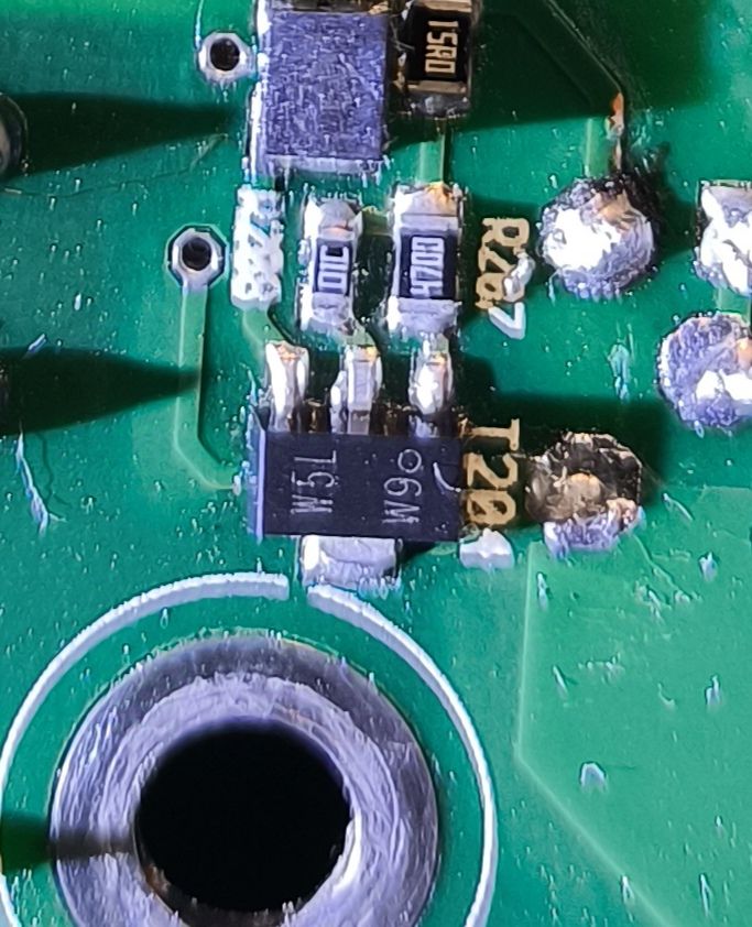Identyfikacja tranzystora SMD z oznaczeniem W5L, wymiary 4.4mm x 2.4mm