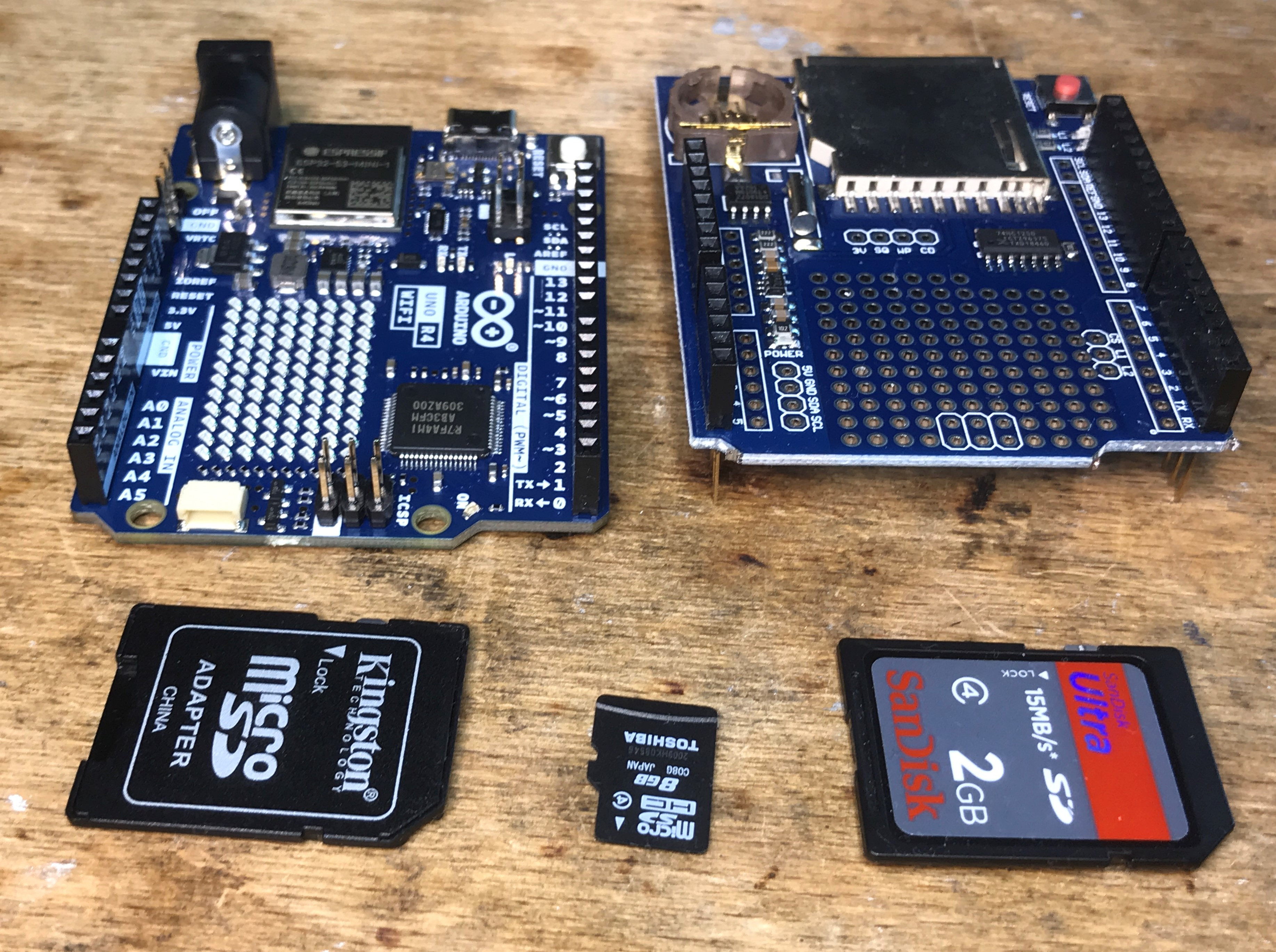 Arduino R4 WiFi i Data Logger Shield - zapis danych na kartę SD ...