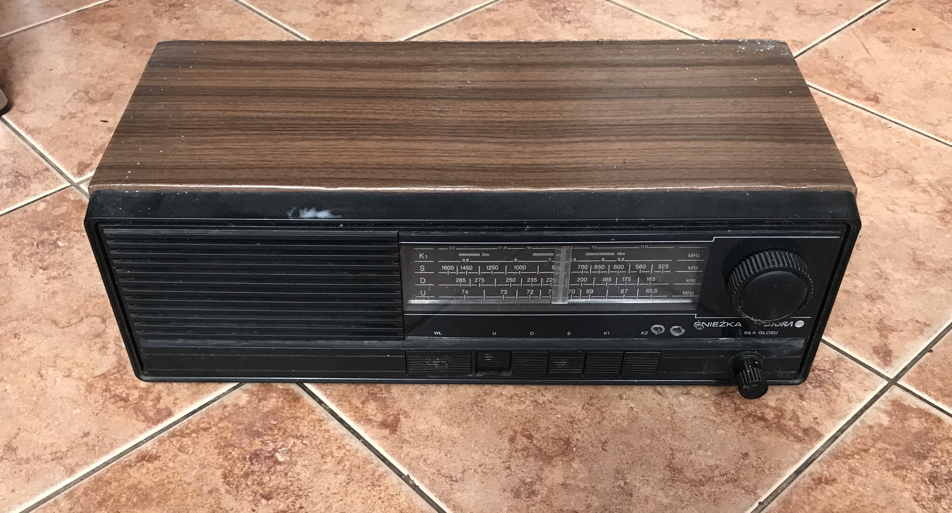 Interior of an old Polish radio receiver UNITRA Sniezka R-207