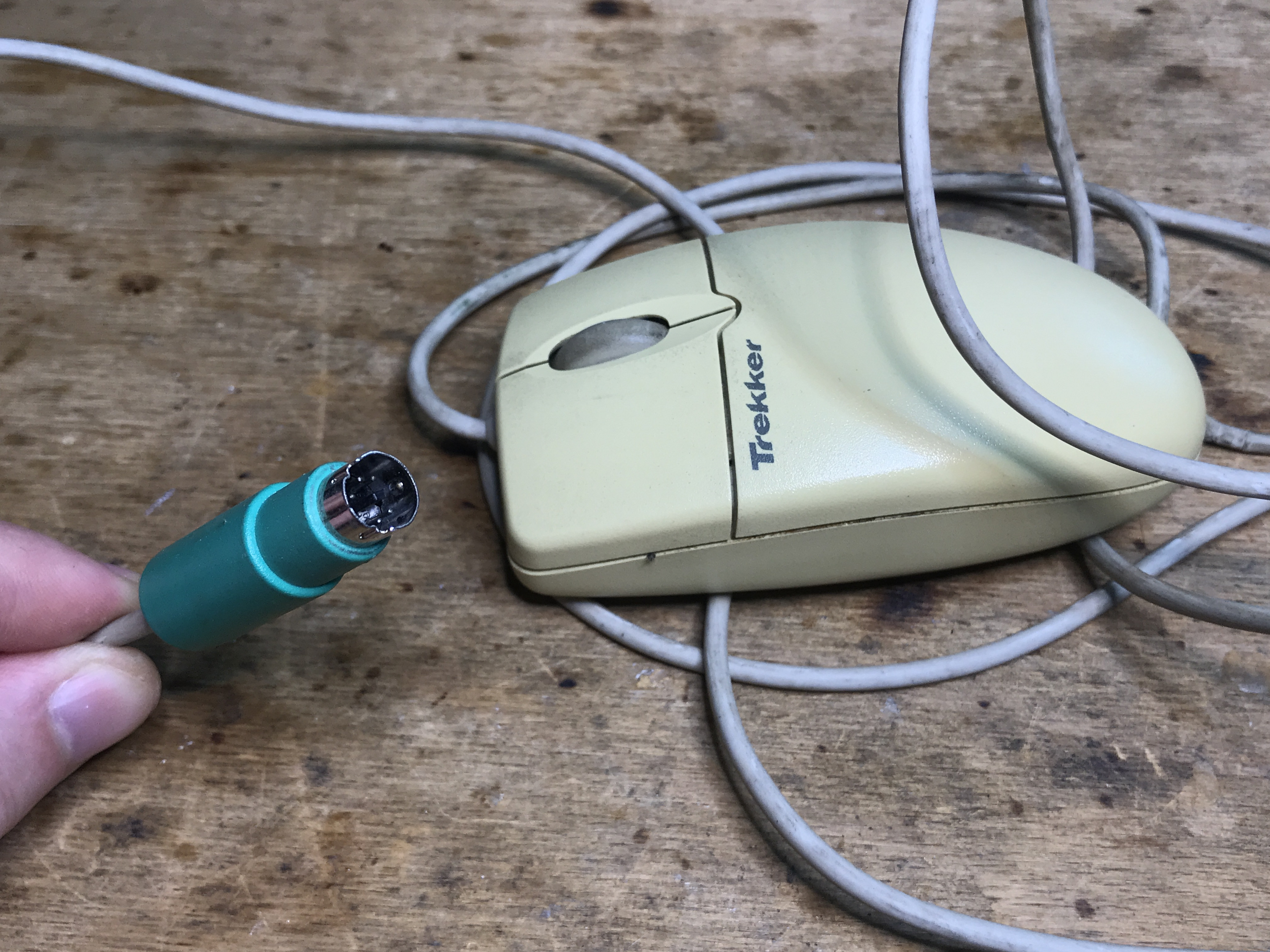 Mouse museum - gallery - inside an old PS/2 ball mouse, how does it work?