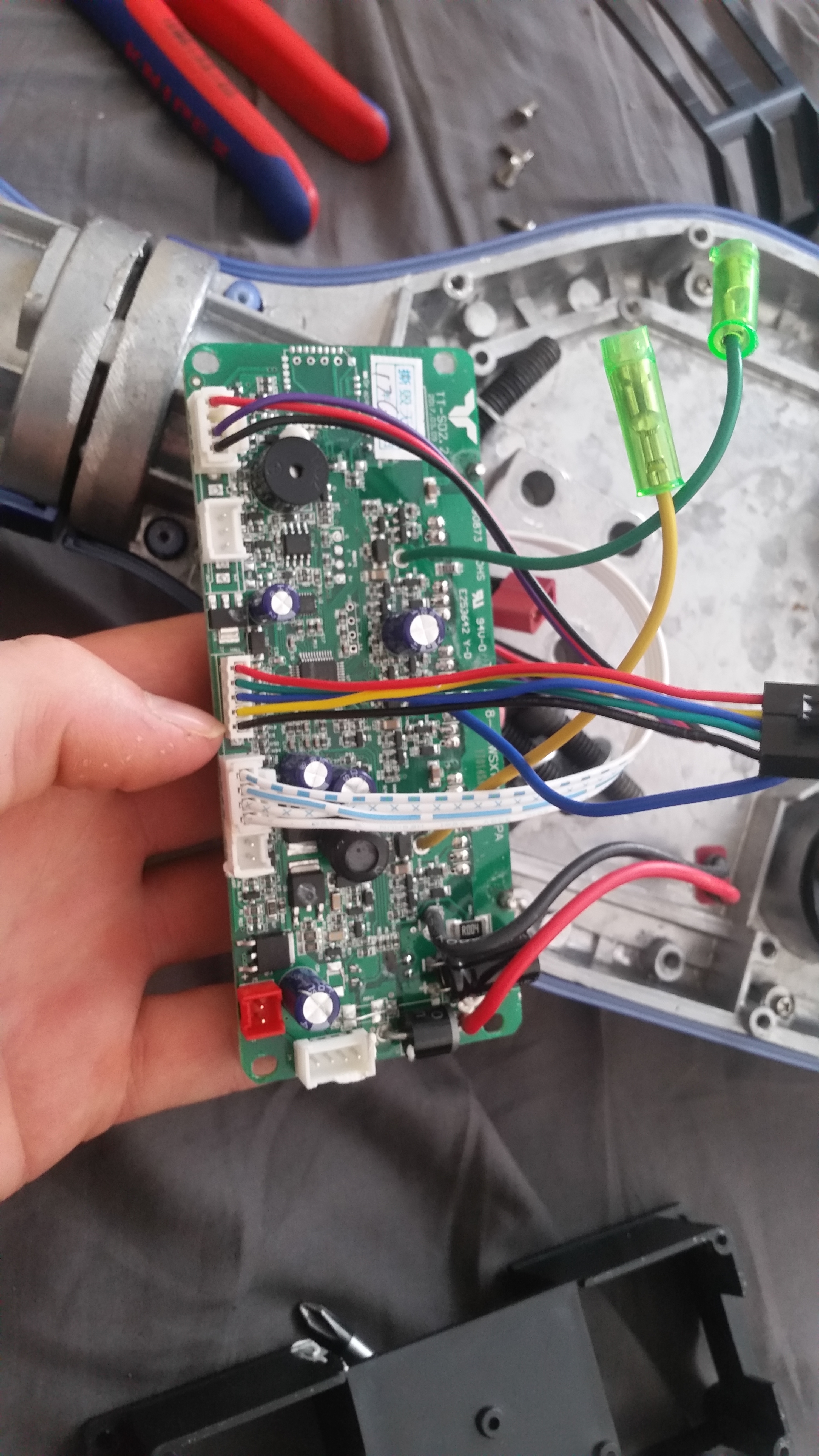 [Rozwiązano] Szukam zamiennika tranzystora FBM75N68 TO220 do sterownika ...