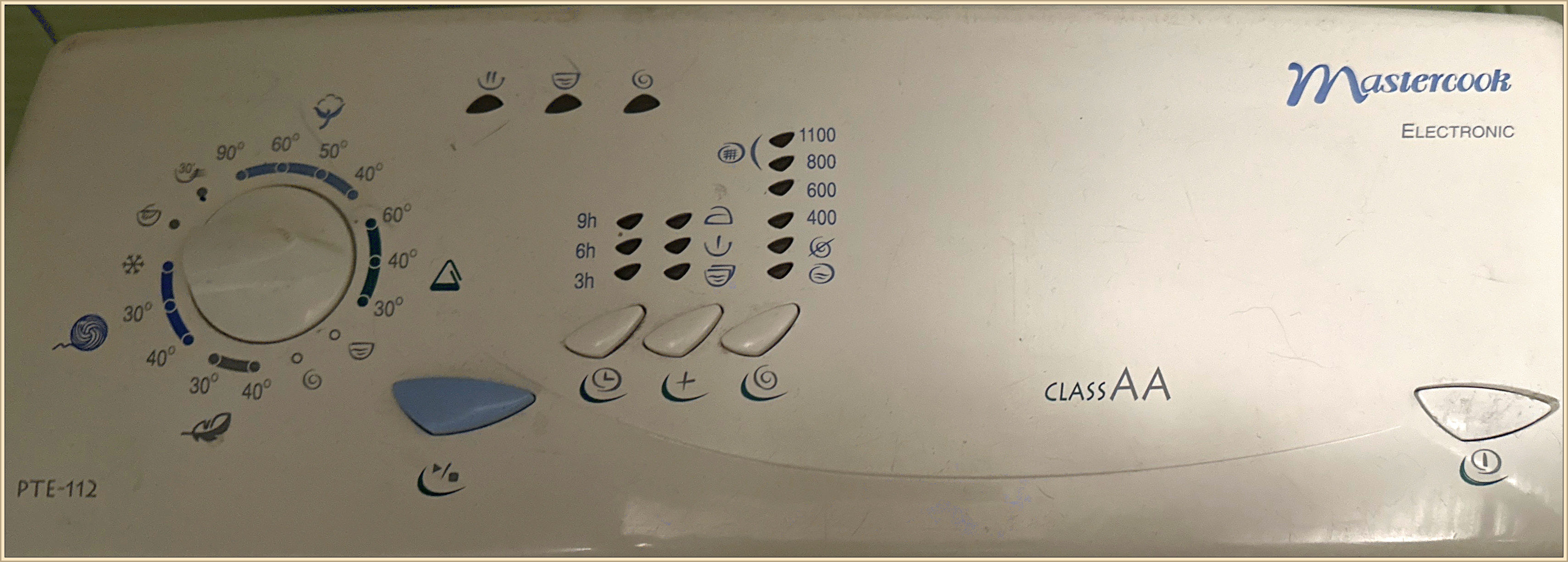 Mastercook PTE 112 Jak wyjąć wpadnięty przycisk włącznika w pralce?