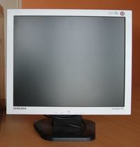 Jak podłączyć dwa monitory pod laptopa (złącza d-sub i hdmi)