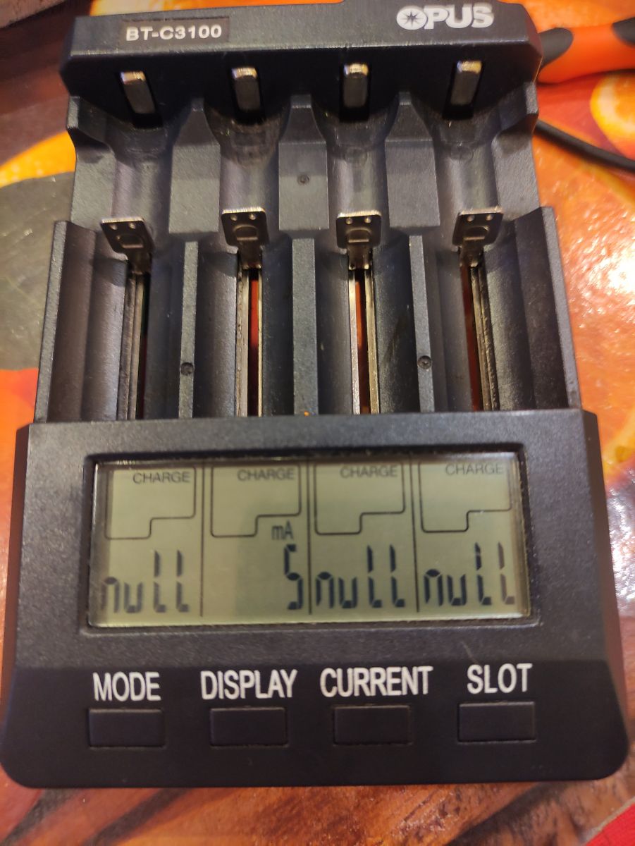 [Rozwiązano] OPUS BT 3100 wariuje slot - Slot w ładowarce wariuje i ...