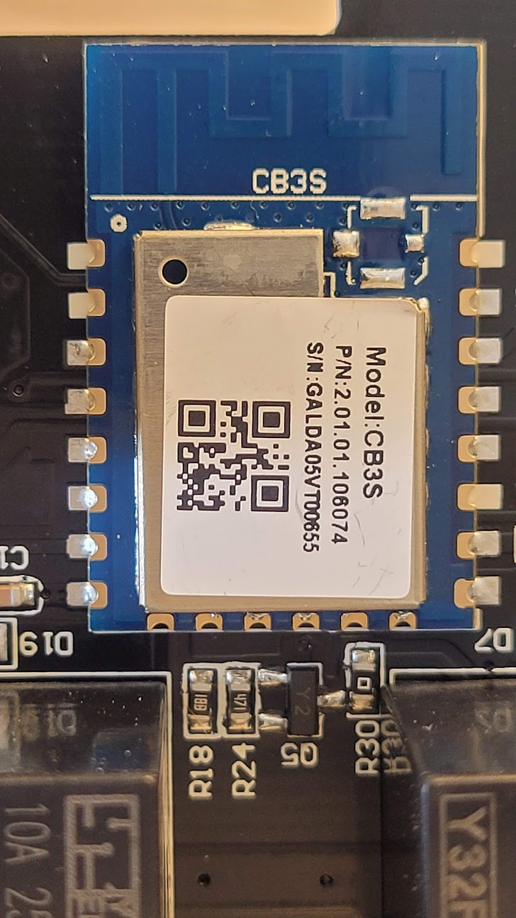 BK7231N CB3S podniesione podkładki podczas lutowania. Czy mogę to naprawić?