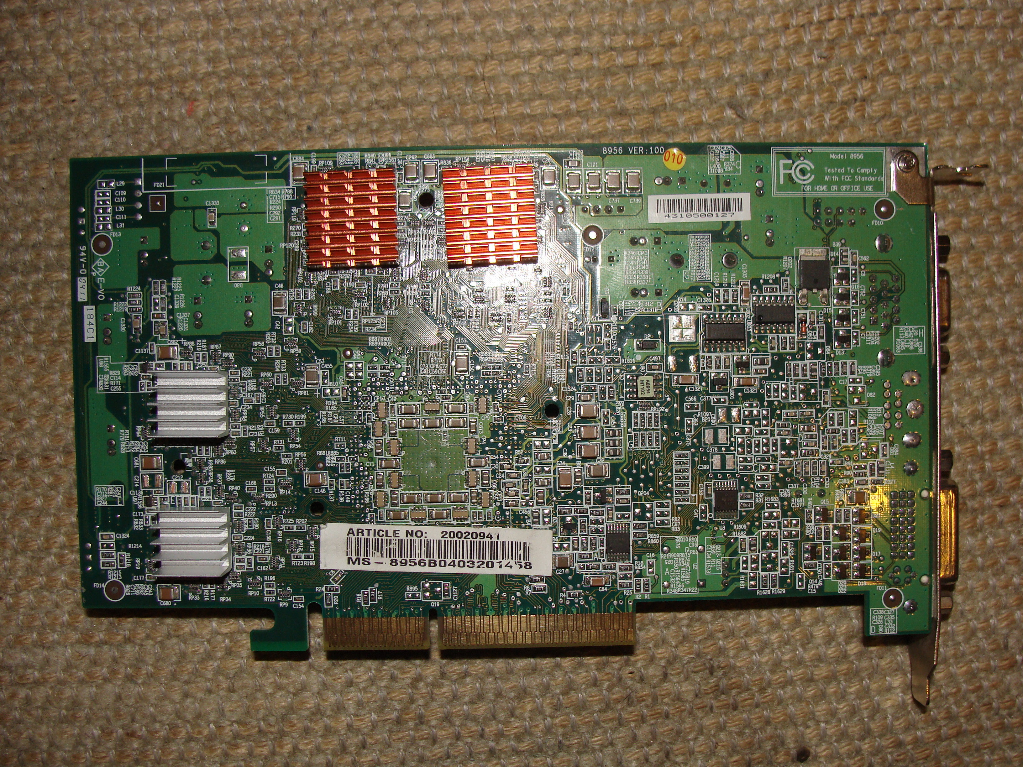 Radeon 9800 / AGP - Odpadło złącze zasilania (takie jak w dyskietkach FDD)