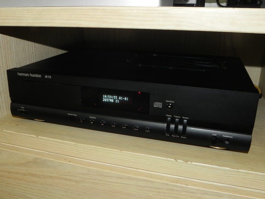 Budowa HTPC w obudowie Harman Kardon HD710 - doświadczenia i wyzwania