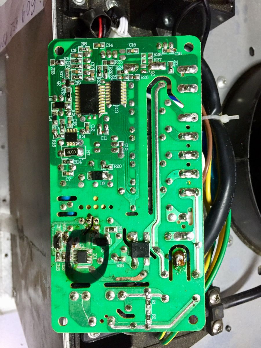 Płytka z okapu, symbol płytki b63-ty07-276-xx, poszukuje symbolu scalaka?