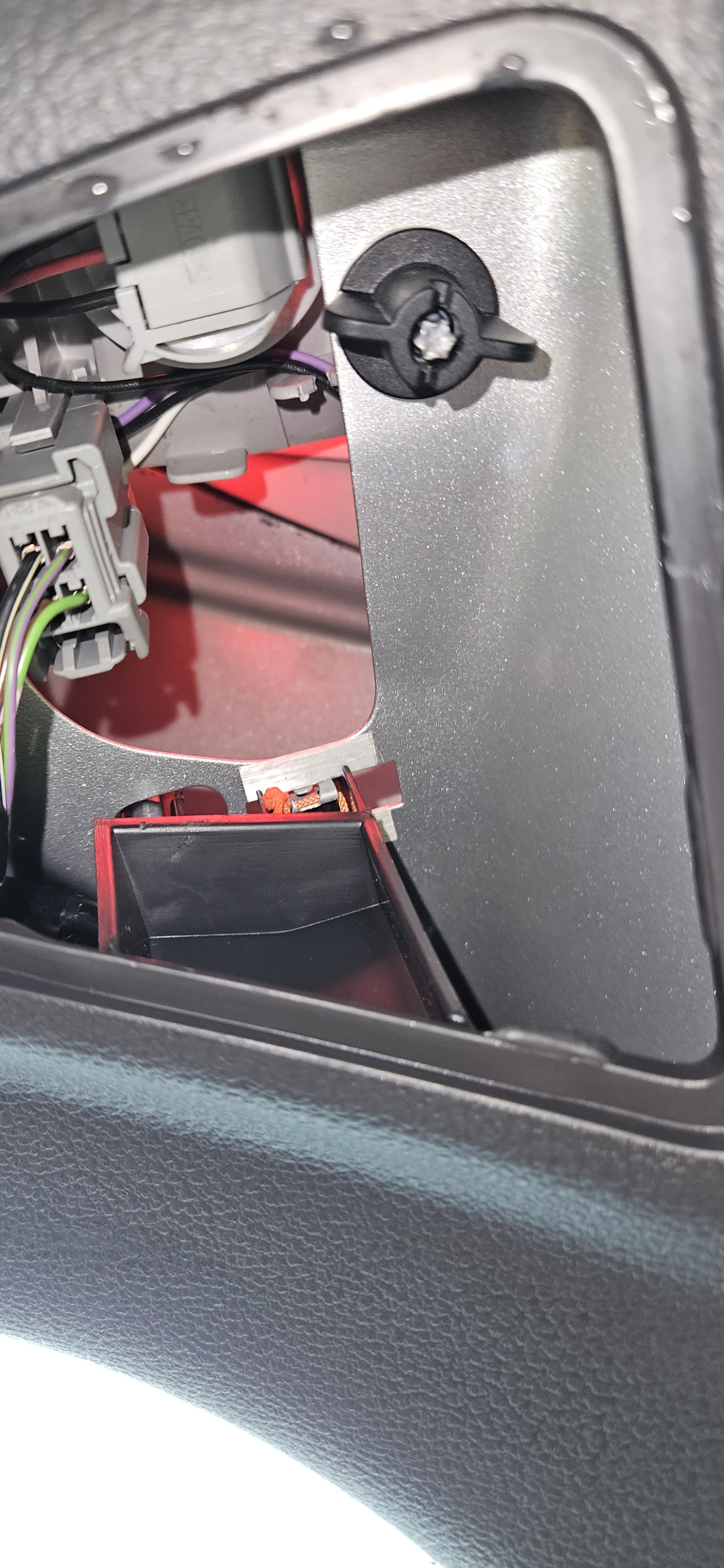 Focus MK3 Kombi dziwna woda na uszczelce bagażnika - tapicerka klapy ...