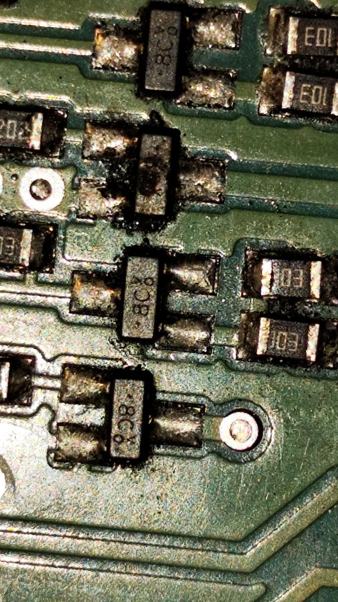 Jaki zamiennik tranzystora 8C V0 w płycie wyświetlacza K1PV4 Defro?