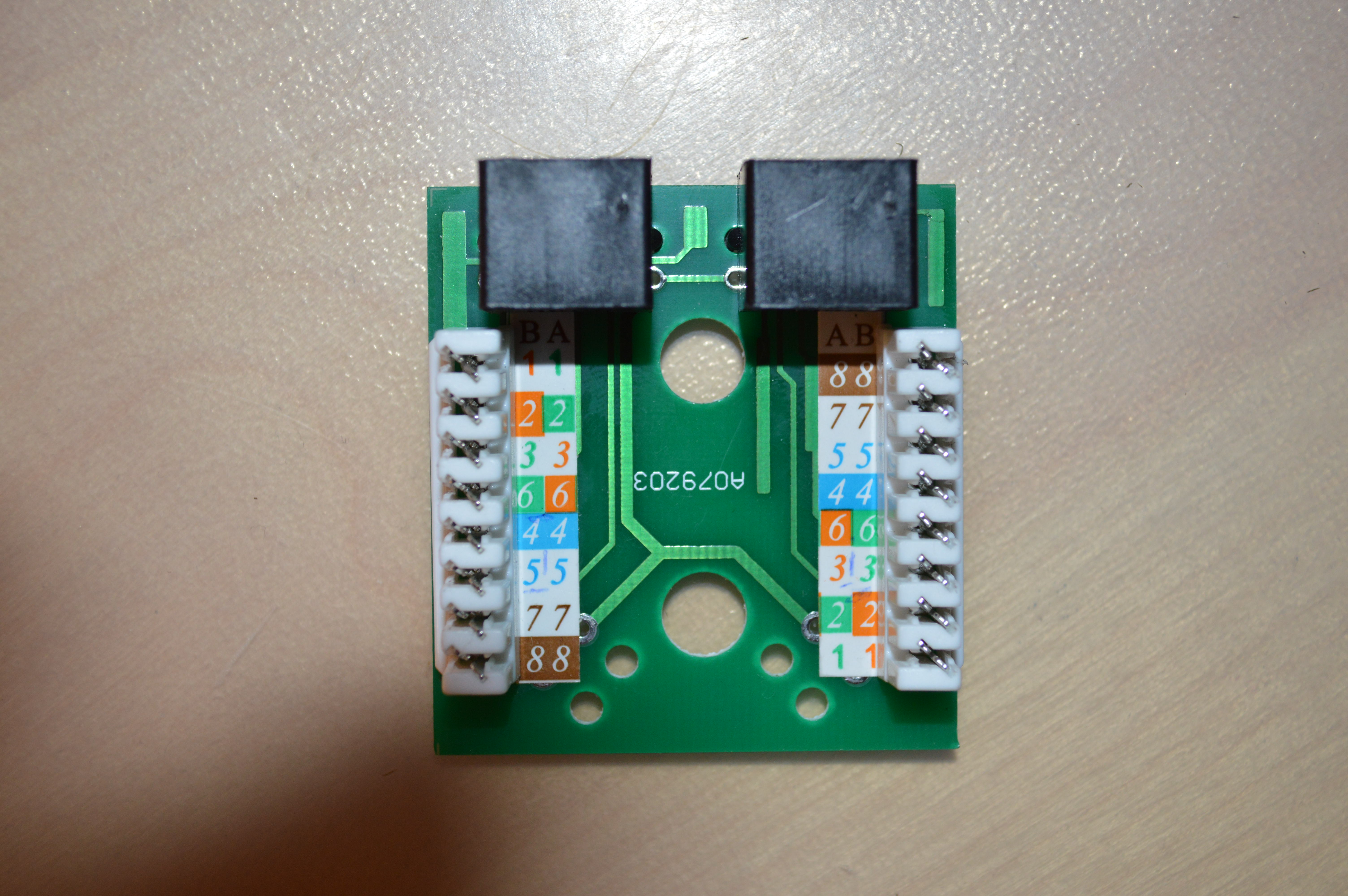 Podłączenie skrętki RJ54 do gniazda 2x RJ 45 (568b )