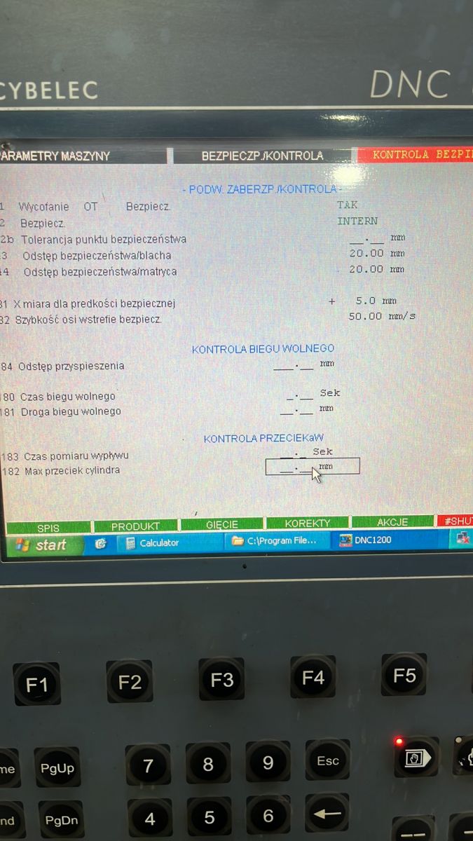 Jakie powinny być parametry bezpieczeństwa? Krawędziarka CYBELEC DNC 880S.