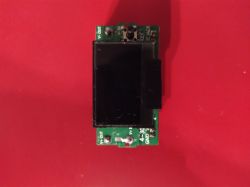 Dlaczego mój elektroniczny amperomierz w prostowniku pokazuje zmienne ...