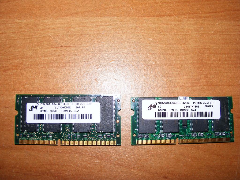 Dlaczego nowa pamięć 128MB nie działa w Compaq Armada e500?