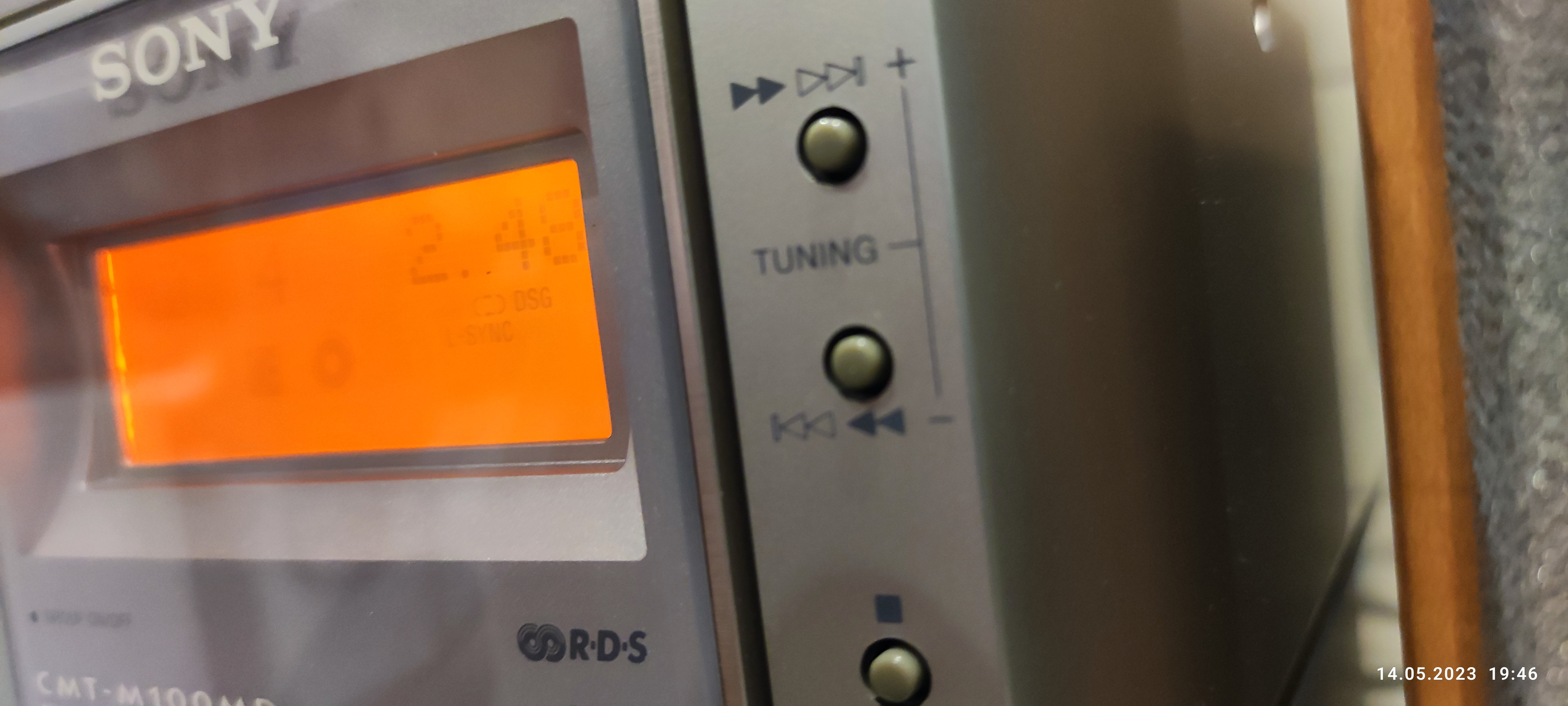 [Rozwiązano] Sony HCD M10 (CMT M100MD): Poprawa kontrastu wyświetlacza ...