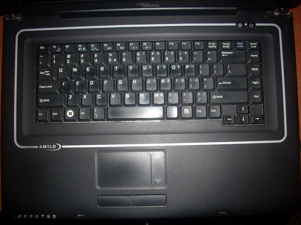 [Sprzedam] Laptop Fujitsu Siemens Amilo Li 1818 Uszkodzony